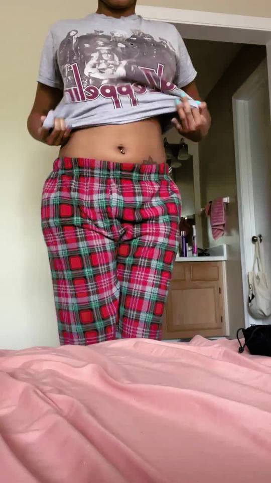 student striptease to start your weekend | Scrolller