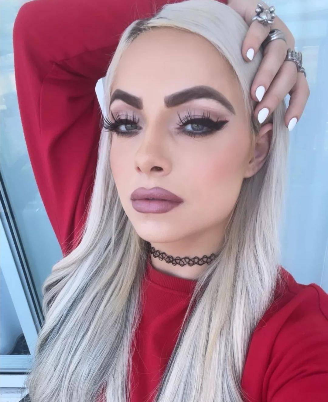 different looks, same beauty | Scrolller