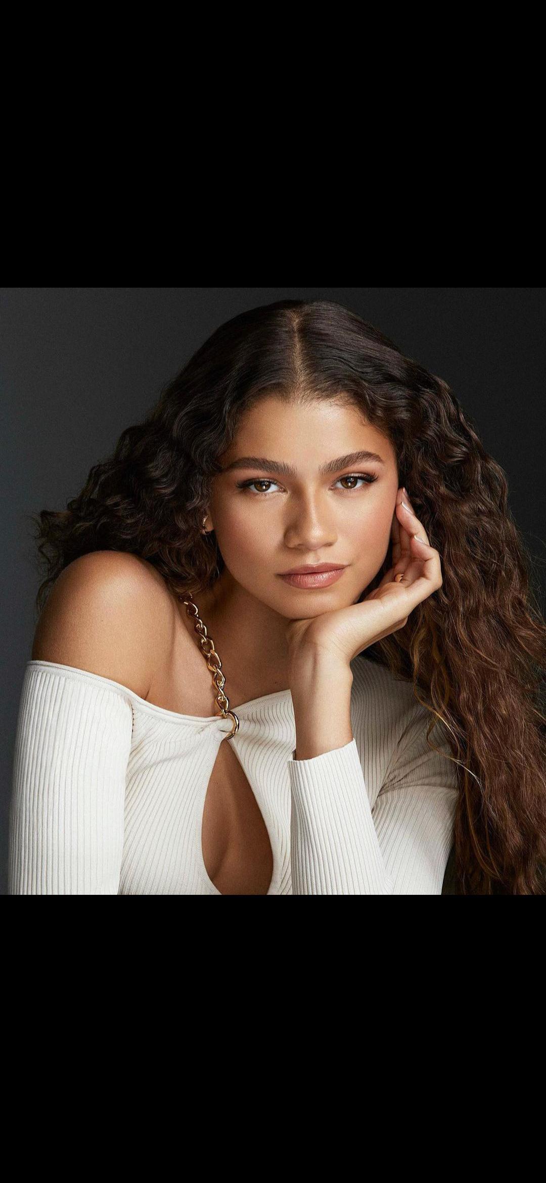 DM me to chat about zendaya, I'm so horny for her | Scrolller