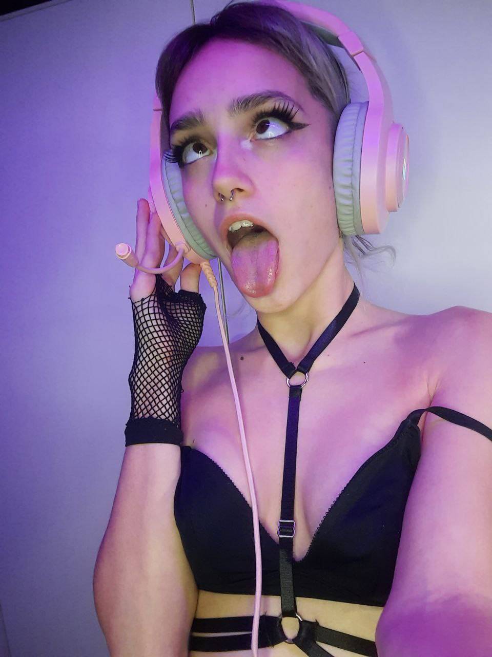 do u like my cute ahegao? | Scrolller
