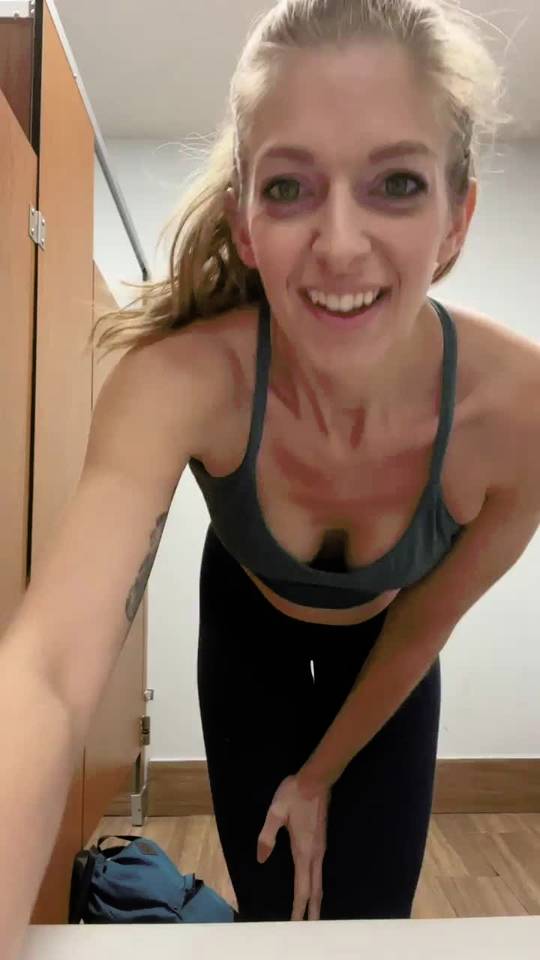 There’s just something about yoga moms… | Scrolller