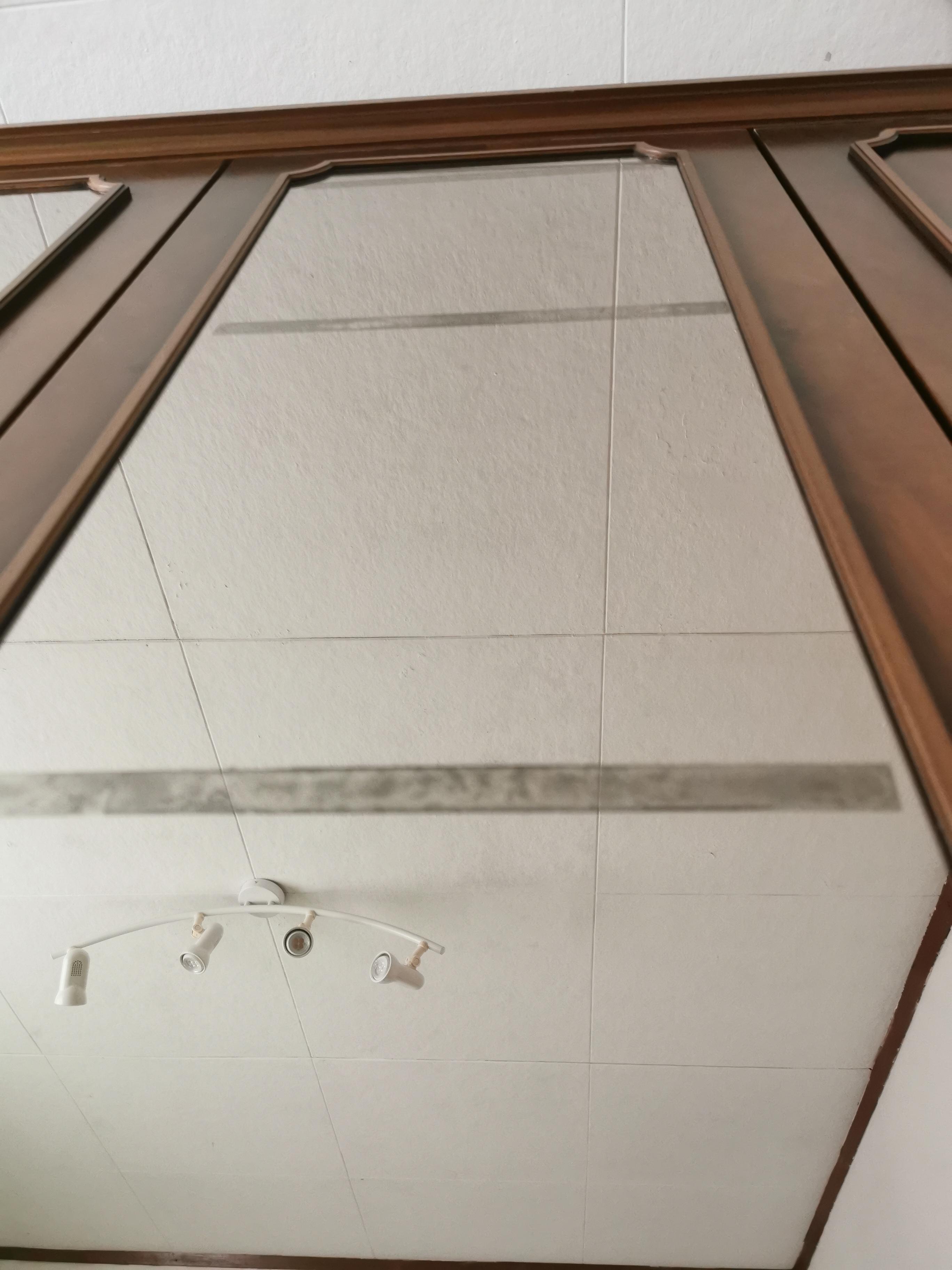 Do you know how to remove these stripes? | Scrolller