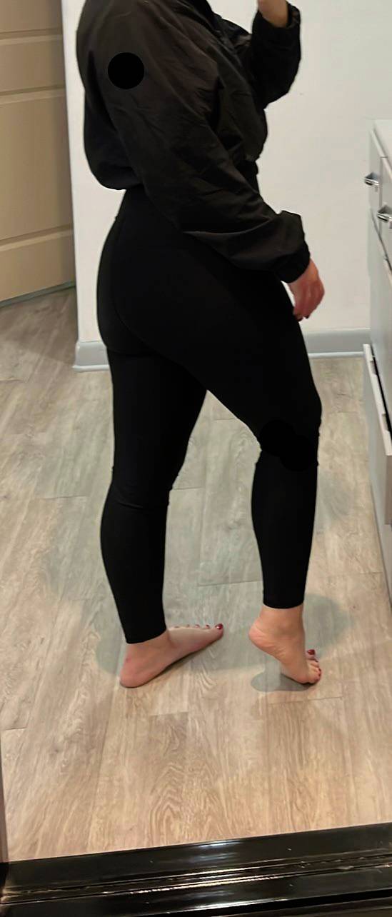 Do you like all black? | Scrolller