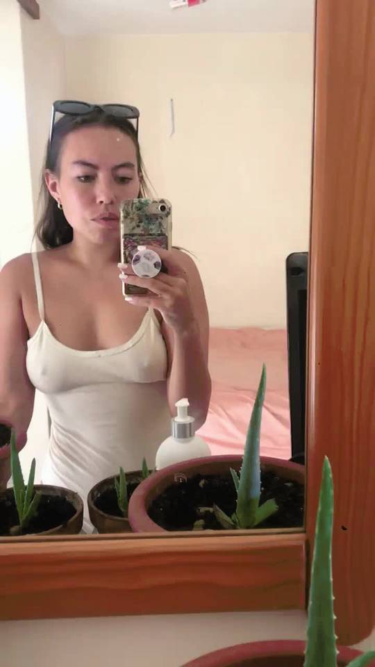 Do you like my tits in this top? | Scrolller