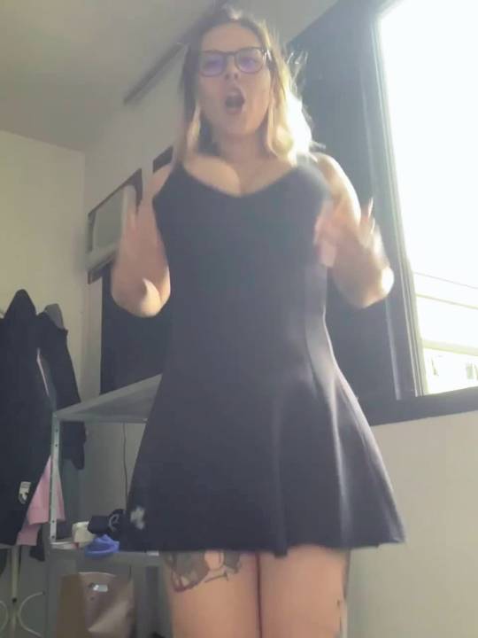 Do you like how I move? | Scrolller