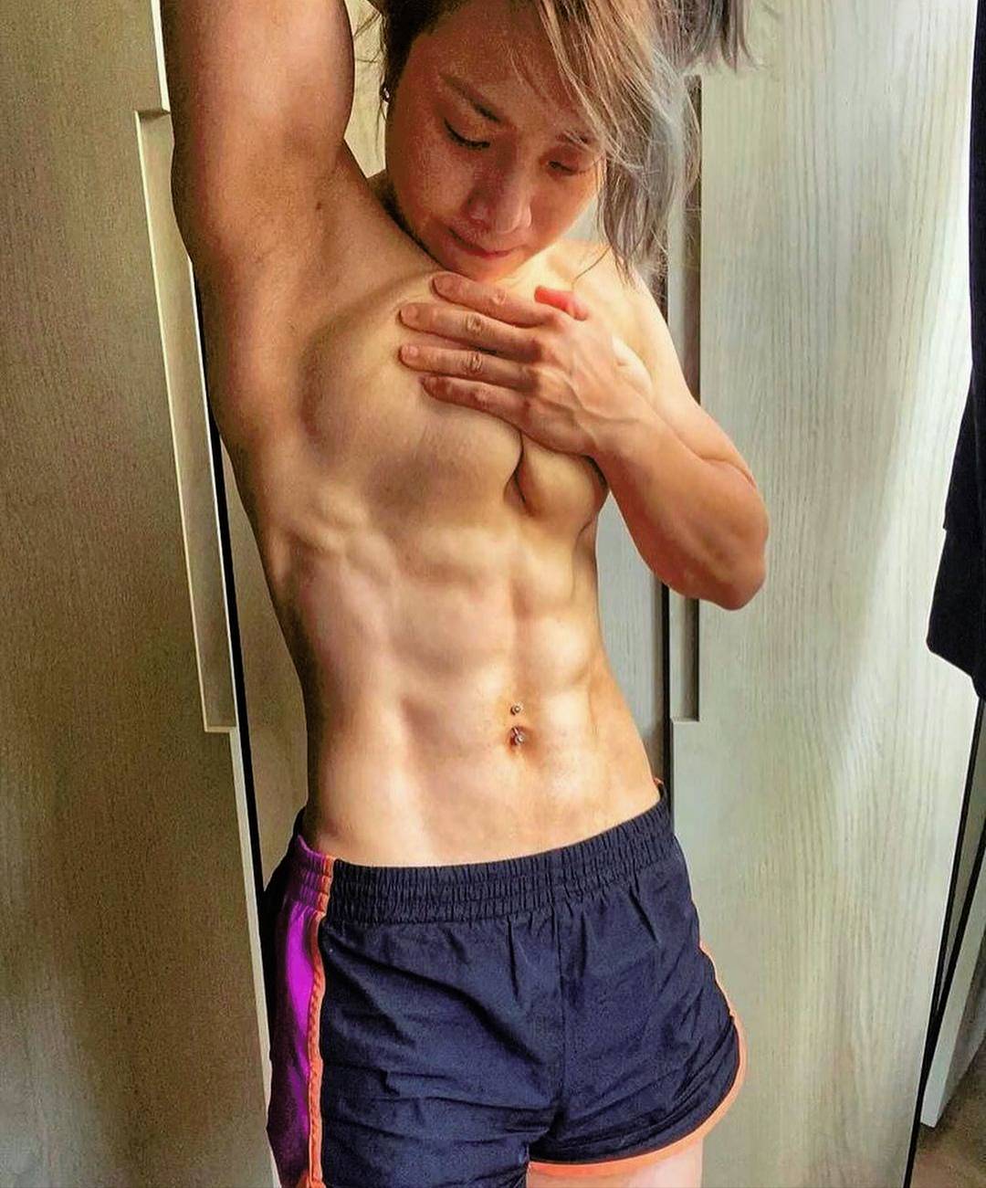 do you like muscle girl underarms? 🤔 | Scrolller