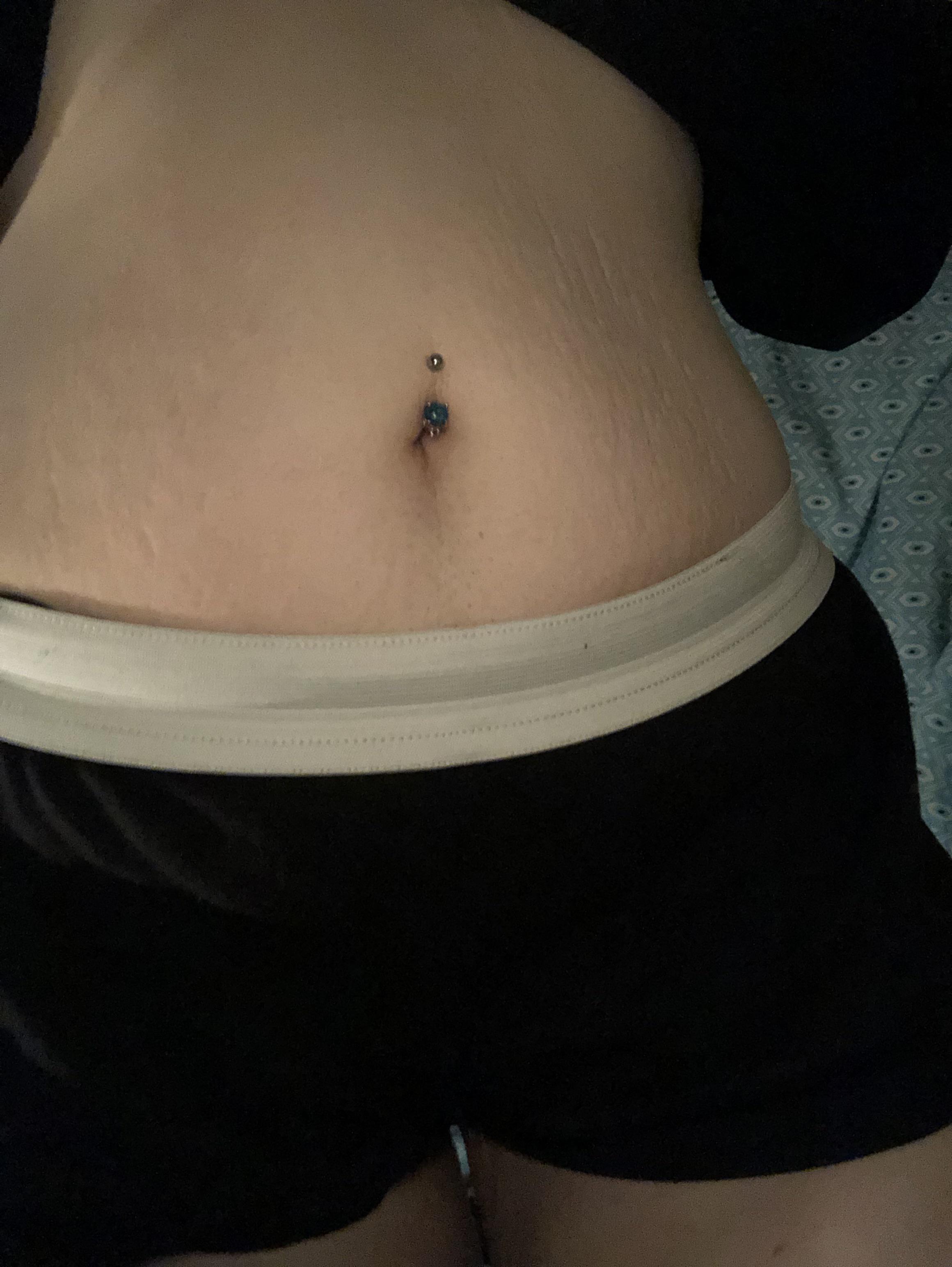 Do you like my belly? | Scrolller