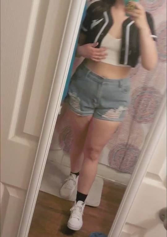 Do I make you hard? | Scrolller