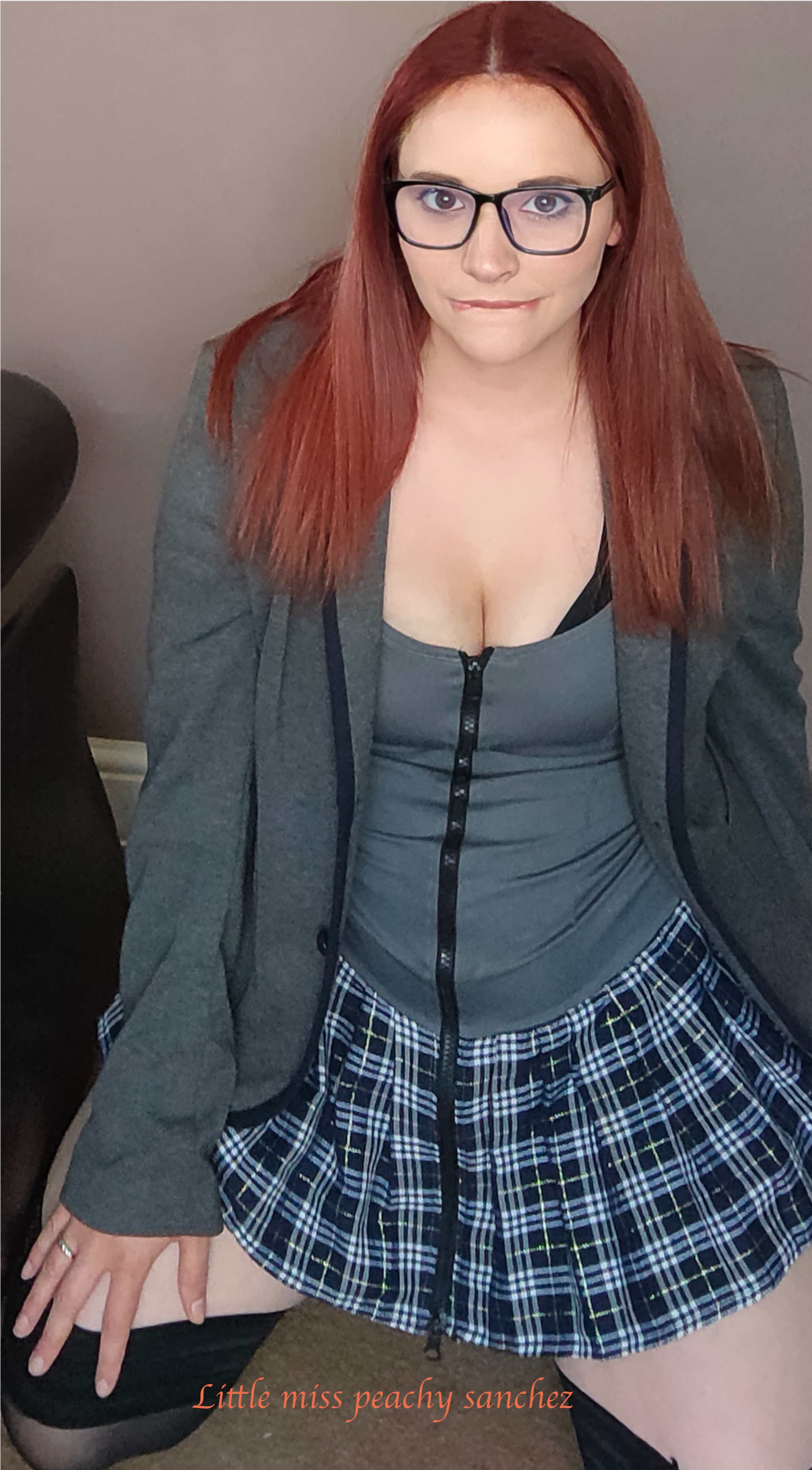 Do You Like My New Glasses Scrolller