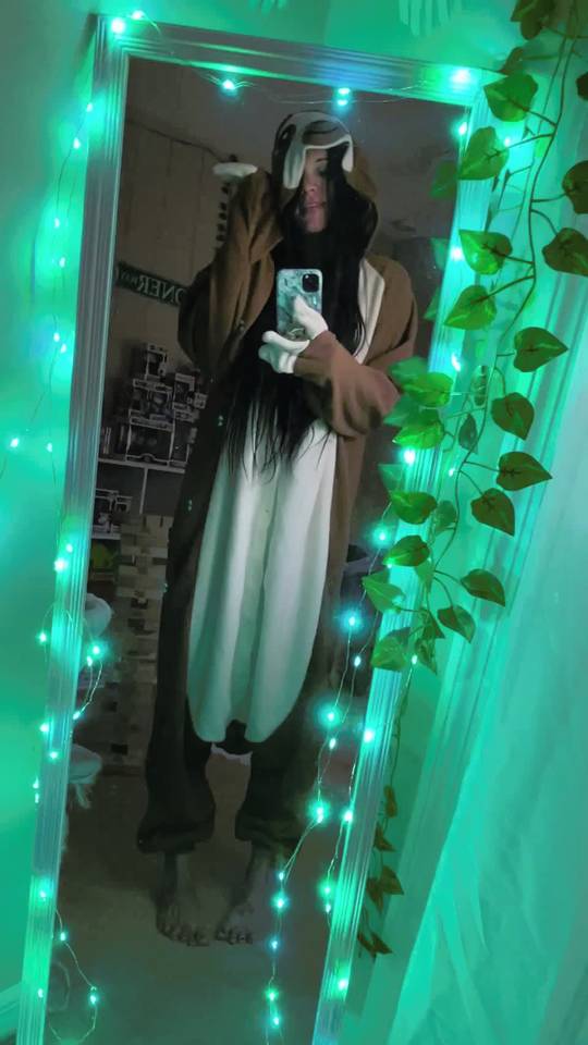 Sloth tease :b | Scrolller