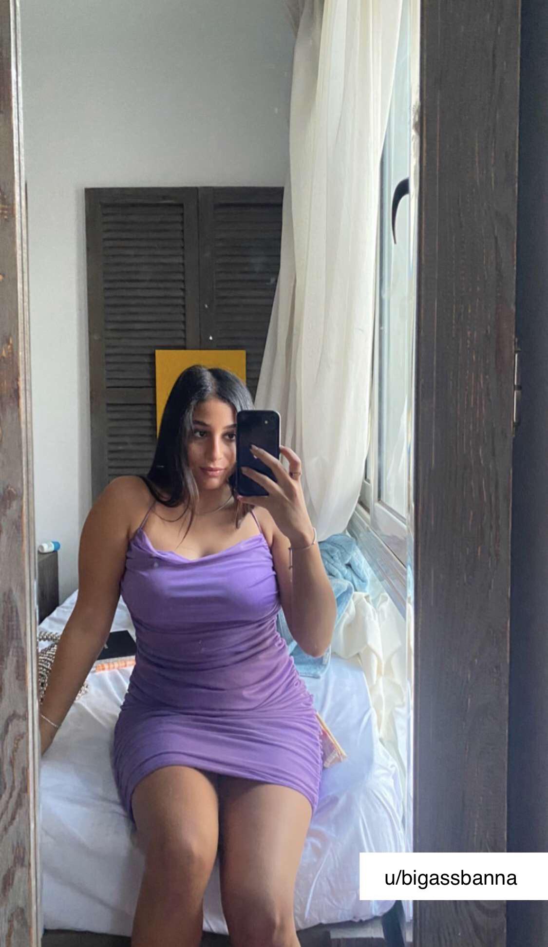 Do you like this mirror selfie? (PM’s open) | Scrolller