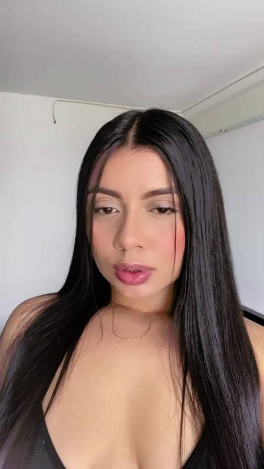 Do you mind my spit? | Scrolller