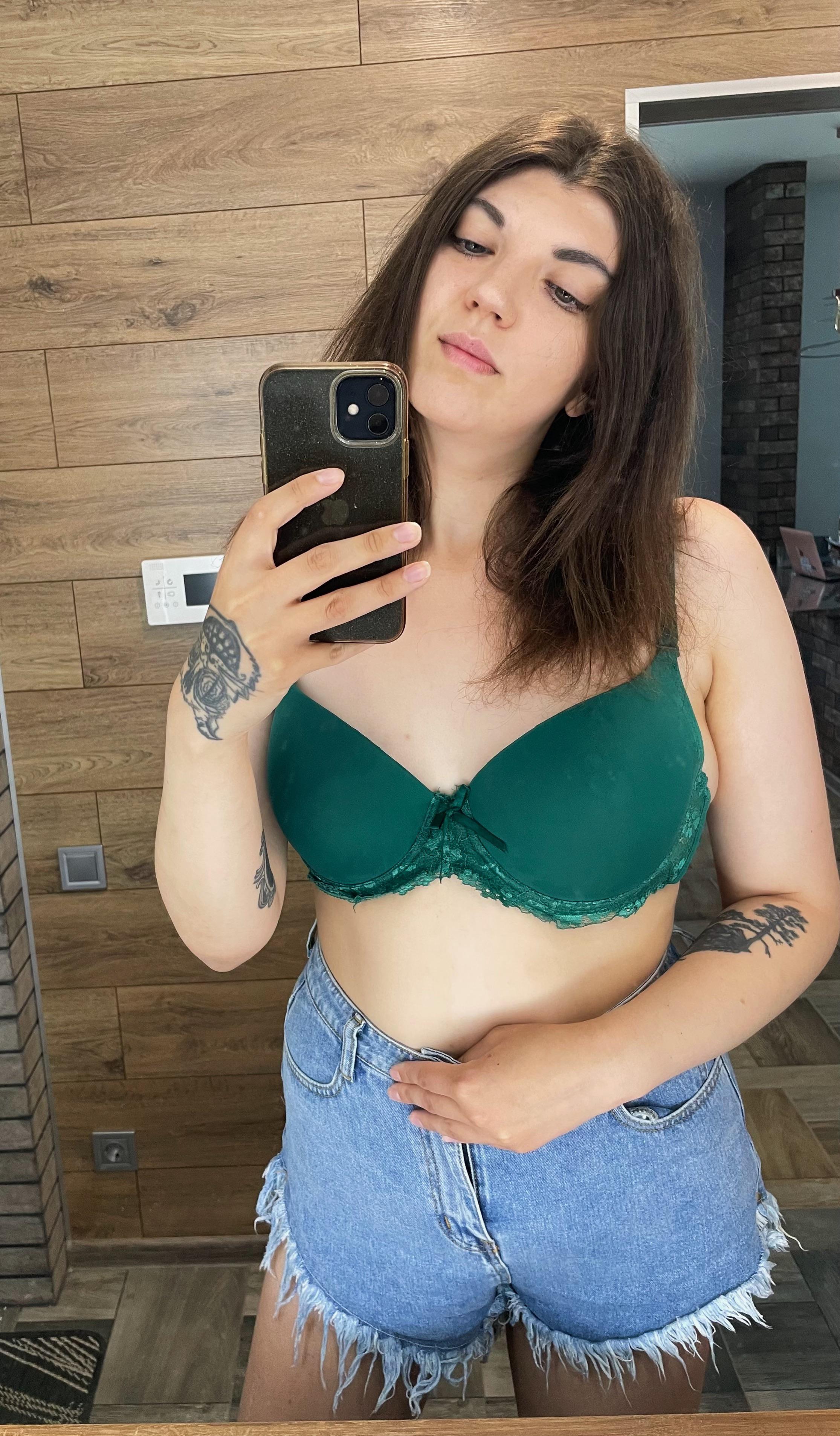 Do you think I’m pretty? | Scrolller