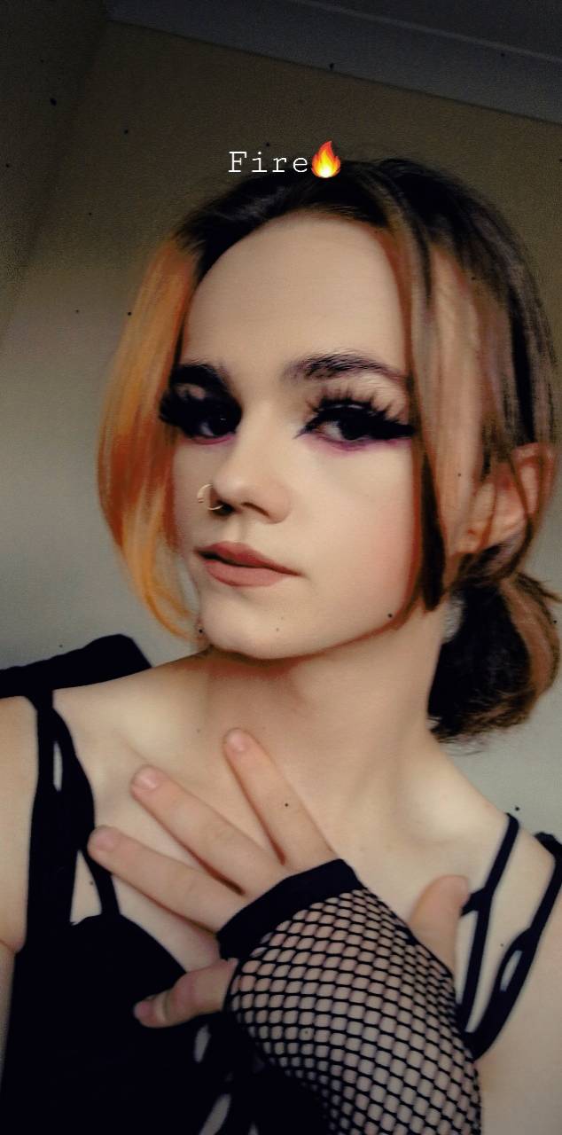 Do you think I'm cute? Be honest | Scrolller