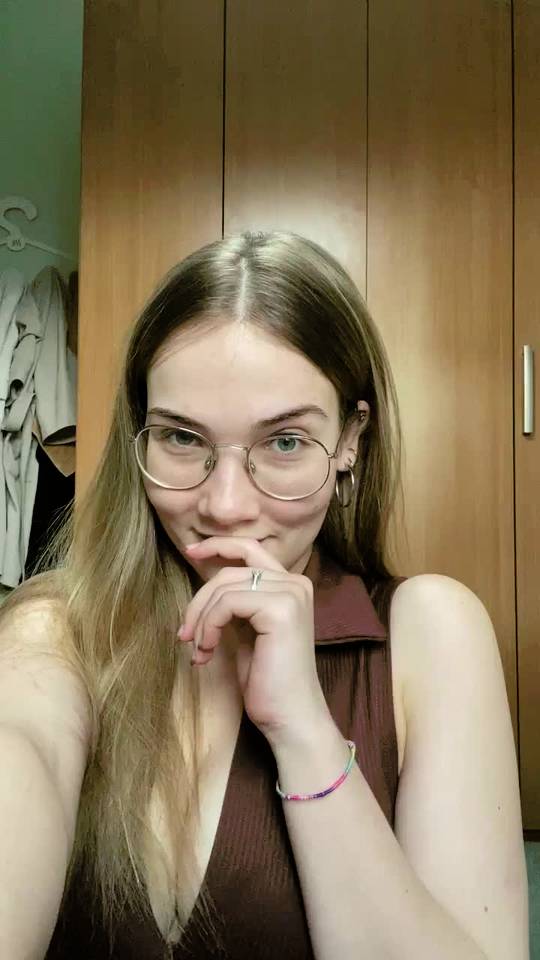 Do You Think It Suits Me Scrolller