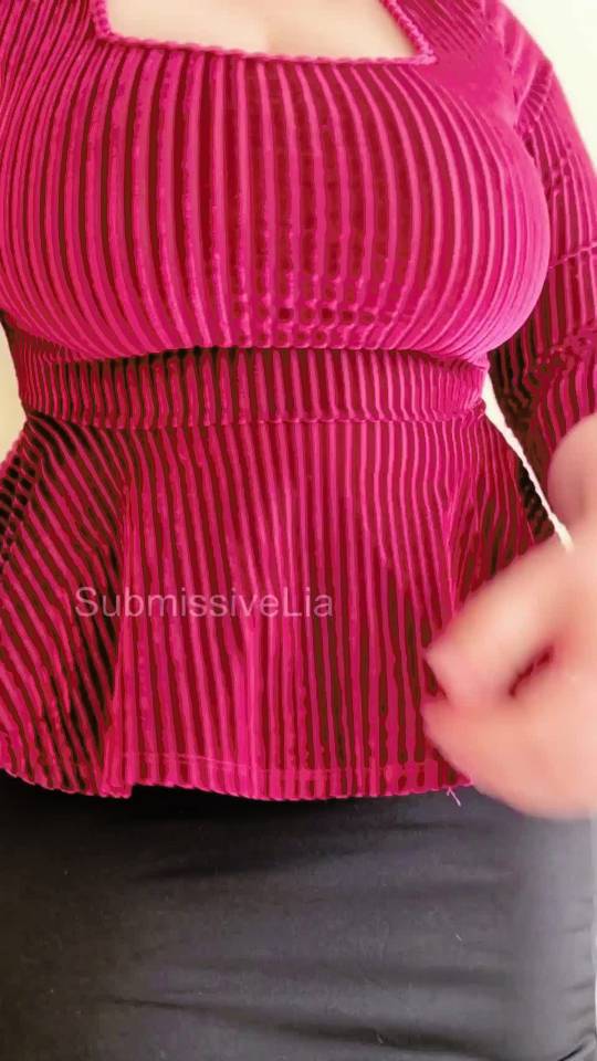 No bra at work, would you notice? | Scrolller