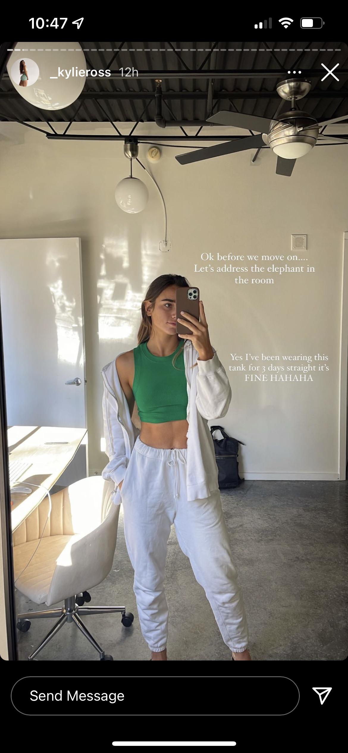 Does anyone know where this set is from? I want the matching jacket and joggers. | Scrolller