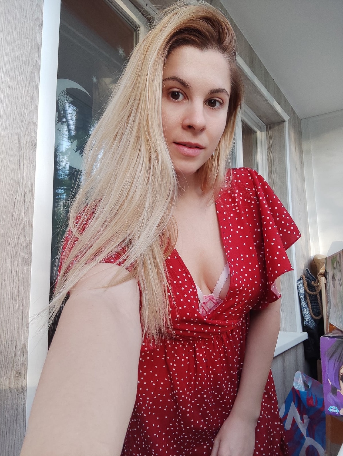 Does my outfit turn you on? | Scrolller