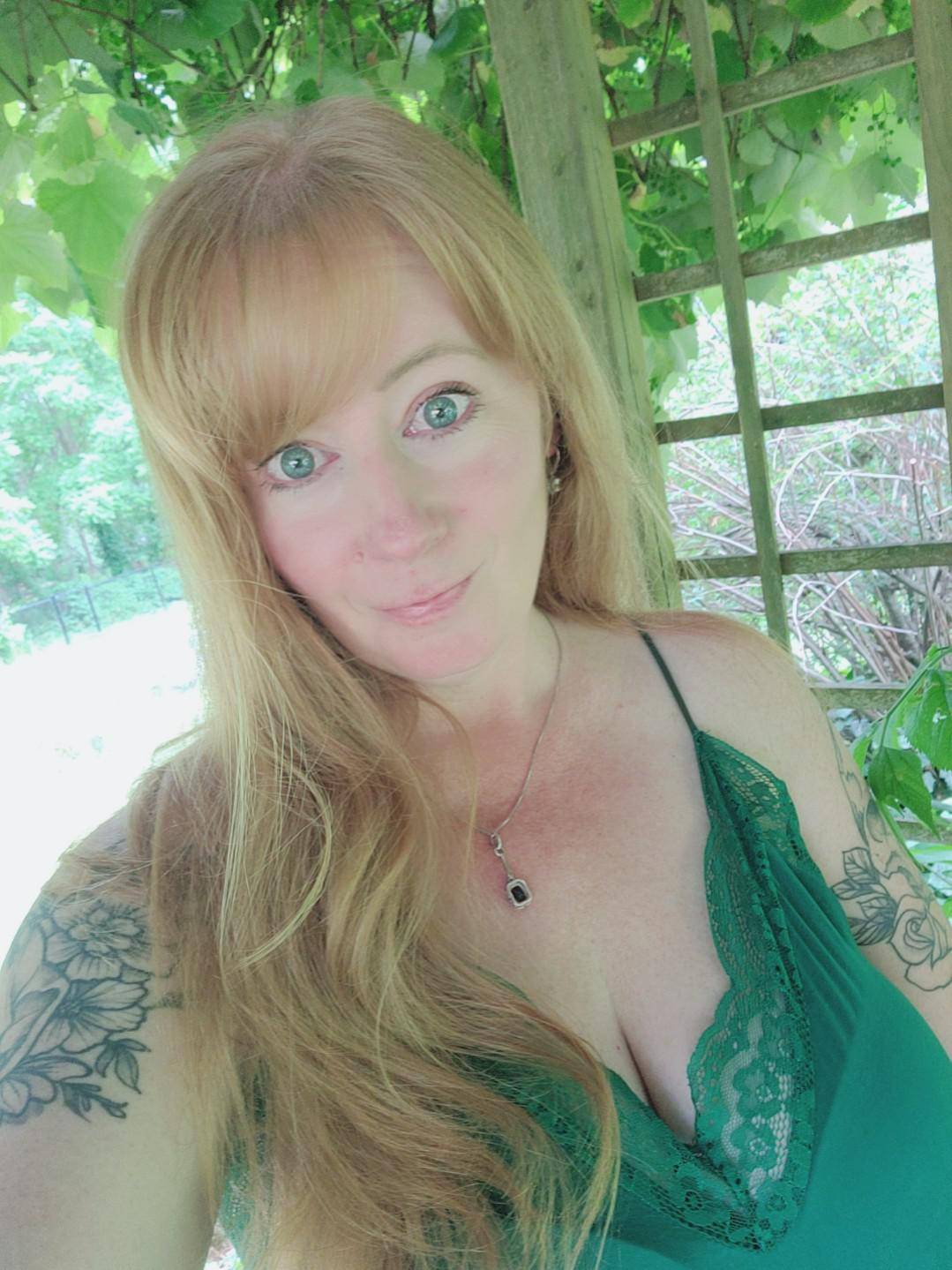 Doing my best to blend in with the scenery | Scrolller