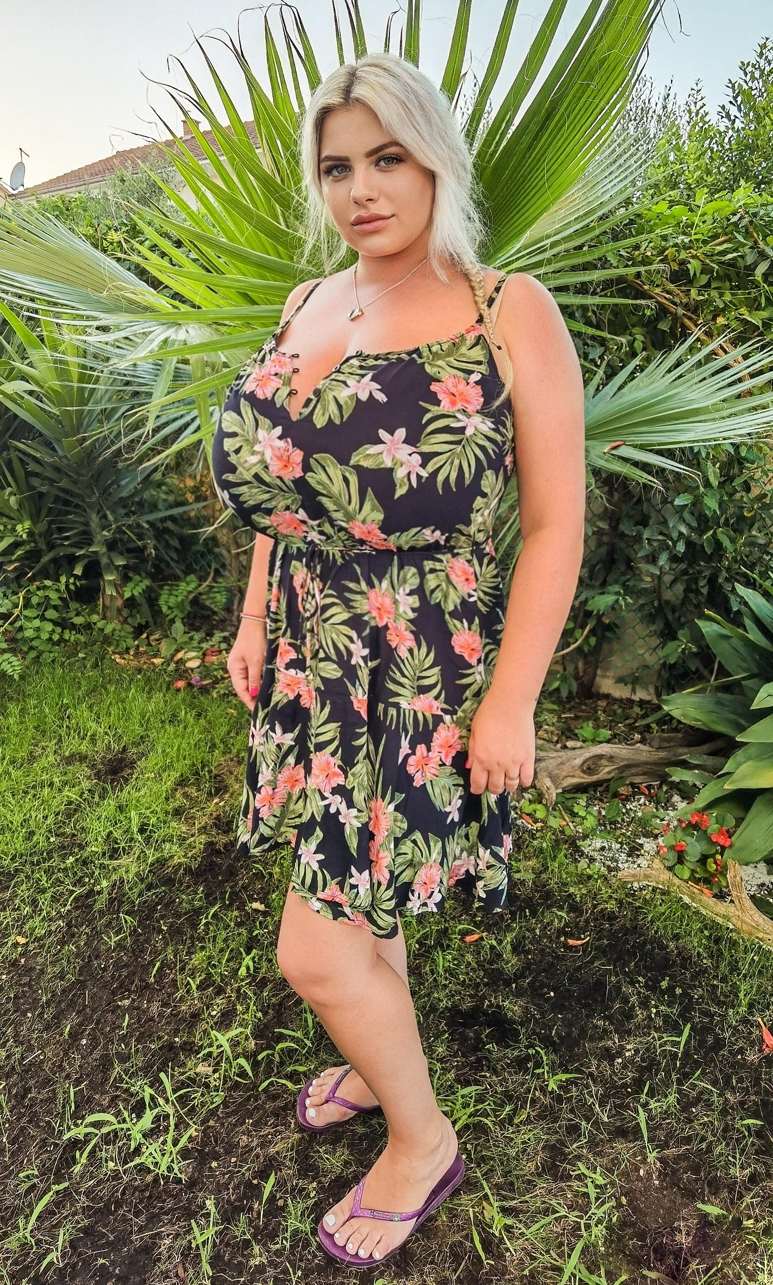 Don't let the grass grow under your feet! 🤑 There's no grass under my feet, literally. 🤷🏼‍♀️😂 ...