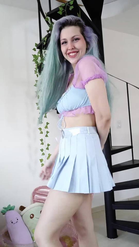 Too short to go on a date? | Scrolller