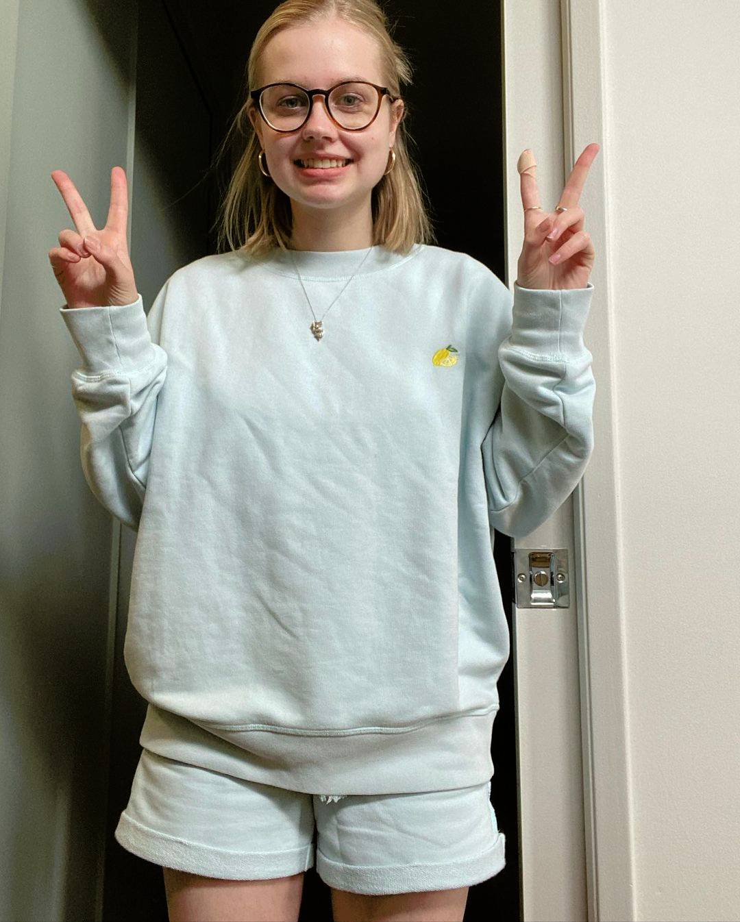 Double peace | Scrolller