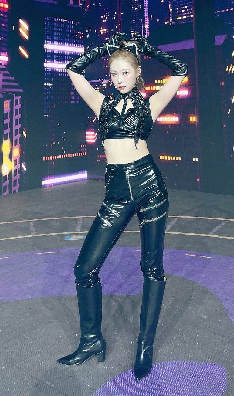 Dreamcatcher - Handong | Scrolller