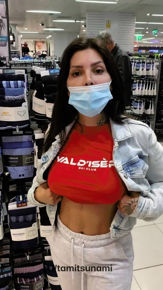 [drop] my boobs at primark | Scrolller