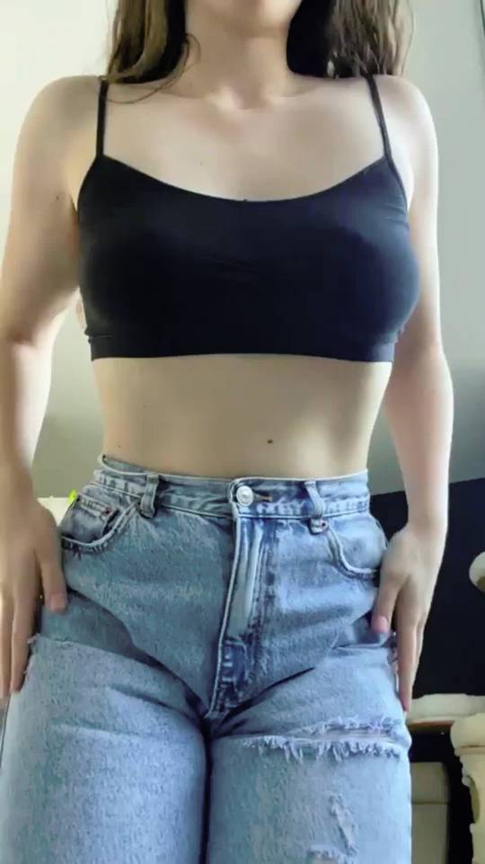 Dropping my favorite body part | Scrolller