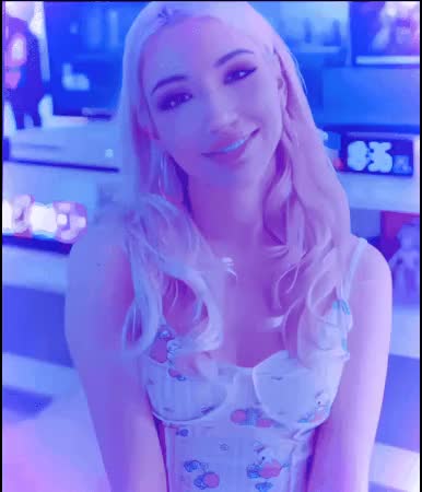 E-girls wanna be Bimbo Goddesses 🍒🤤💕 | Scrolller