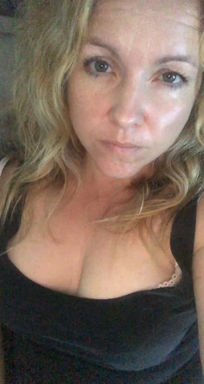 42, and just love being touched. Hope that you would consider doing me? | Scrolller