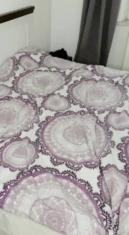 Eat me before you pound me ? 😇 | Scrolller