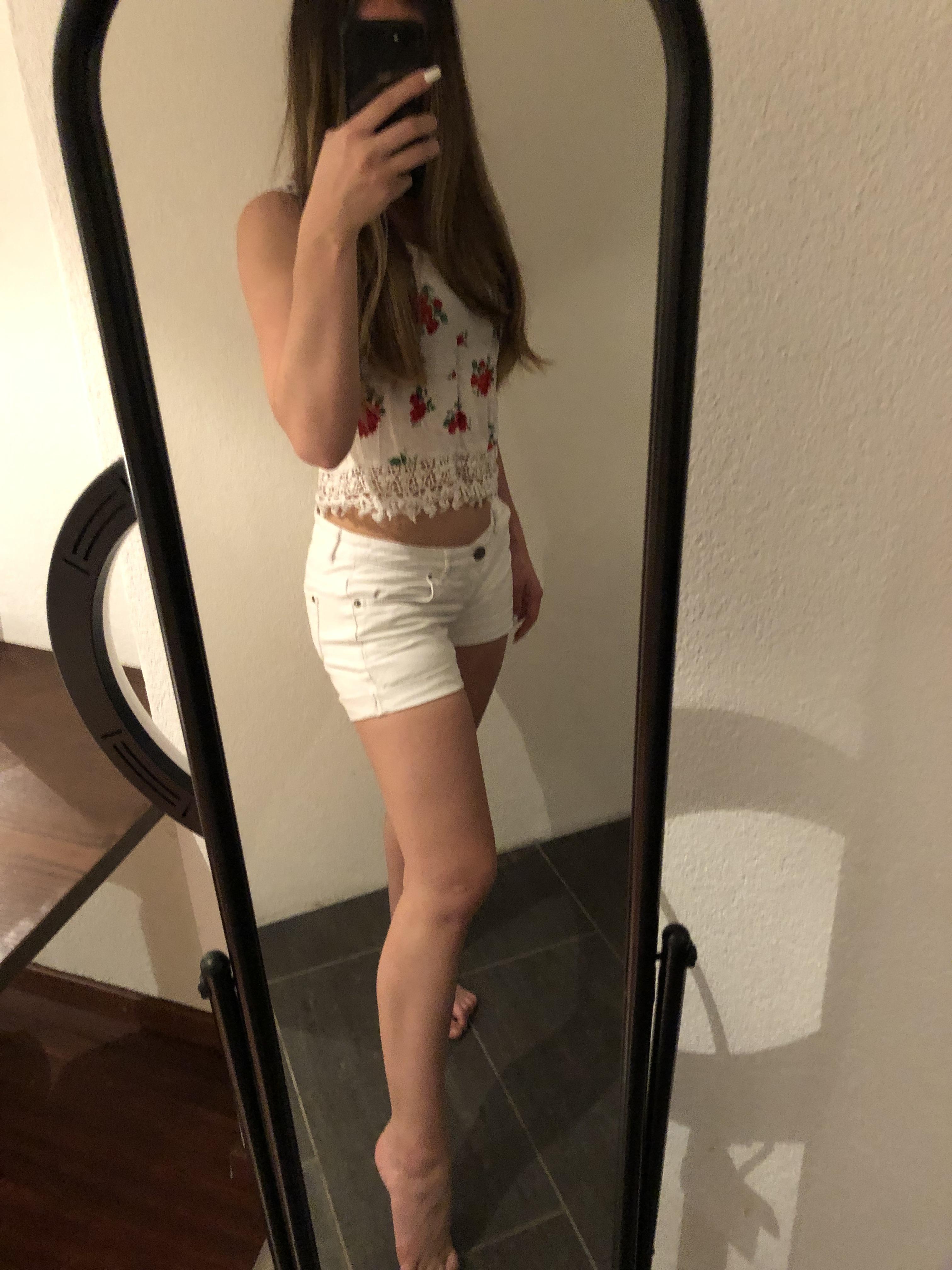 Eat Me Daddy :) | Scrolller