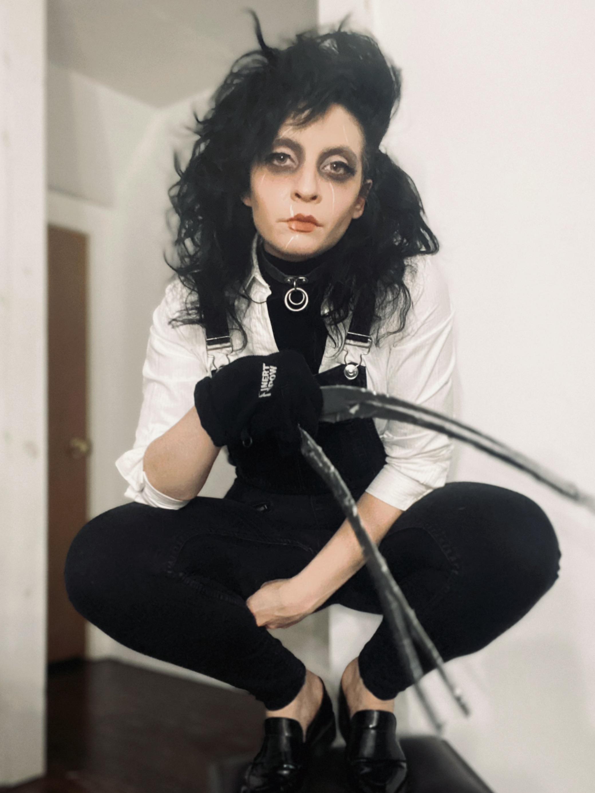 Edward Scissorhands! | Scrolller