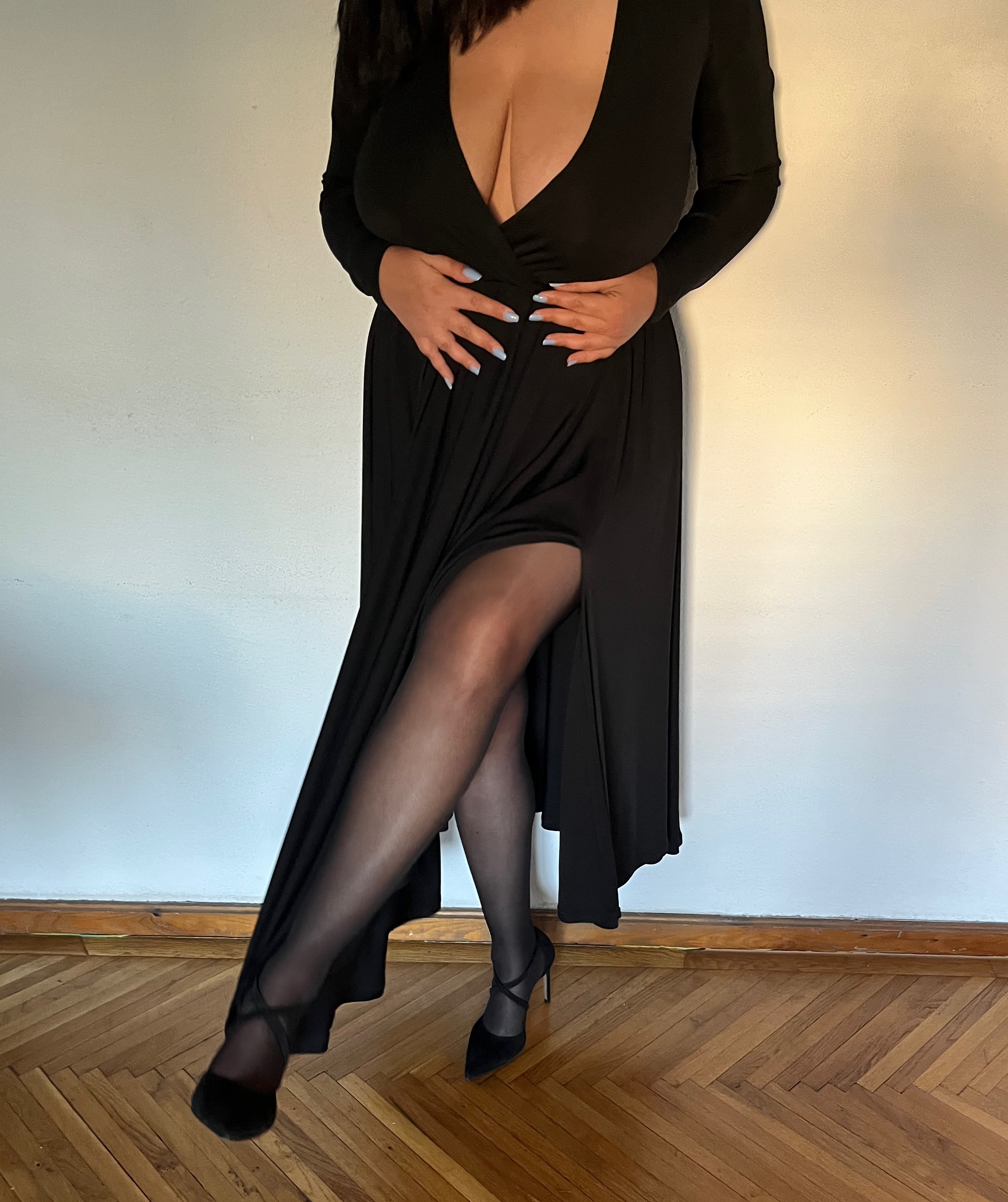 Elegance and huge boobs can coexist | Scrolller