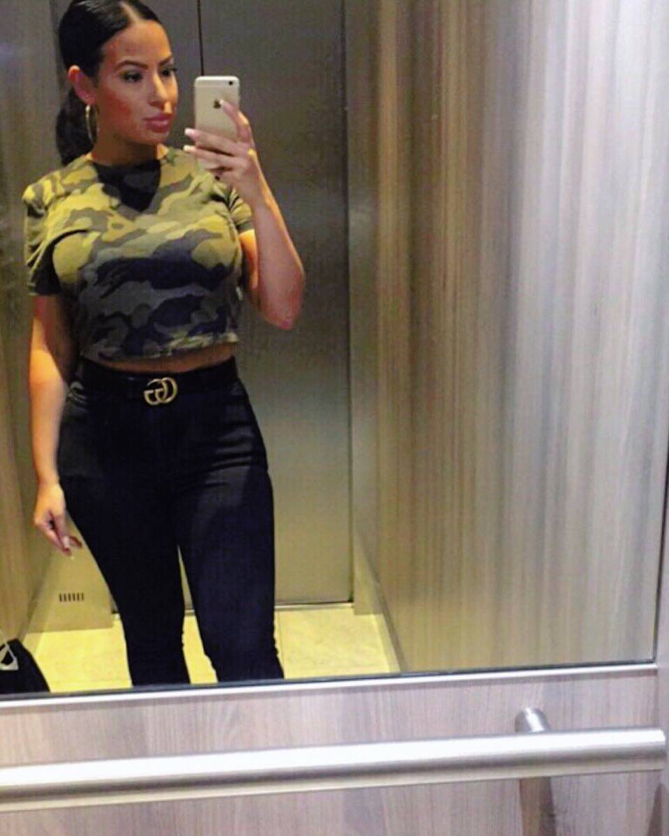 Elevator selfie | Scrolller