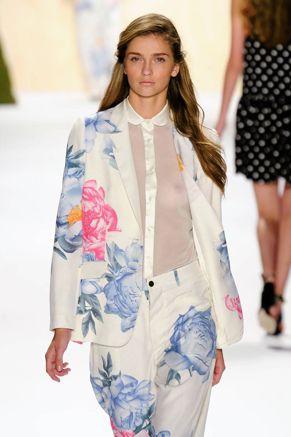 Ella Kandyba | Scrolller