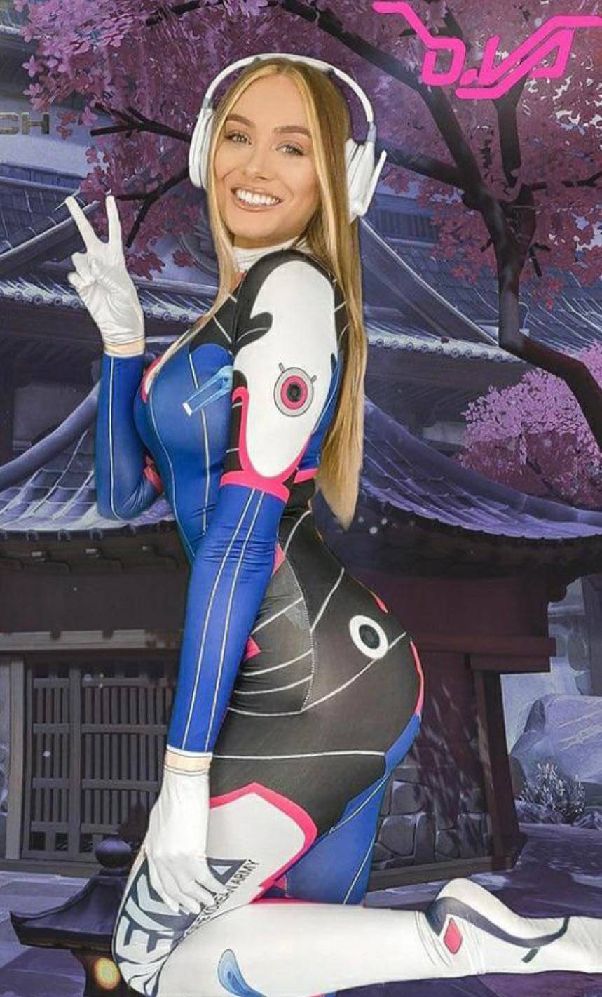@elzthewitch cosplaying overwatch character | Scrolller