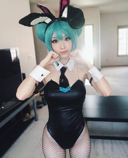 Emiru as Bunny Miku | Scrolller