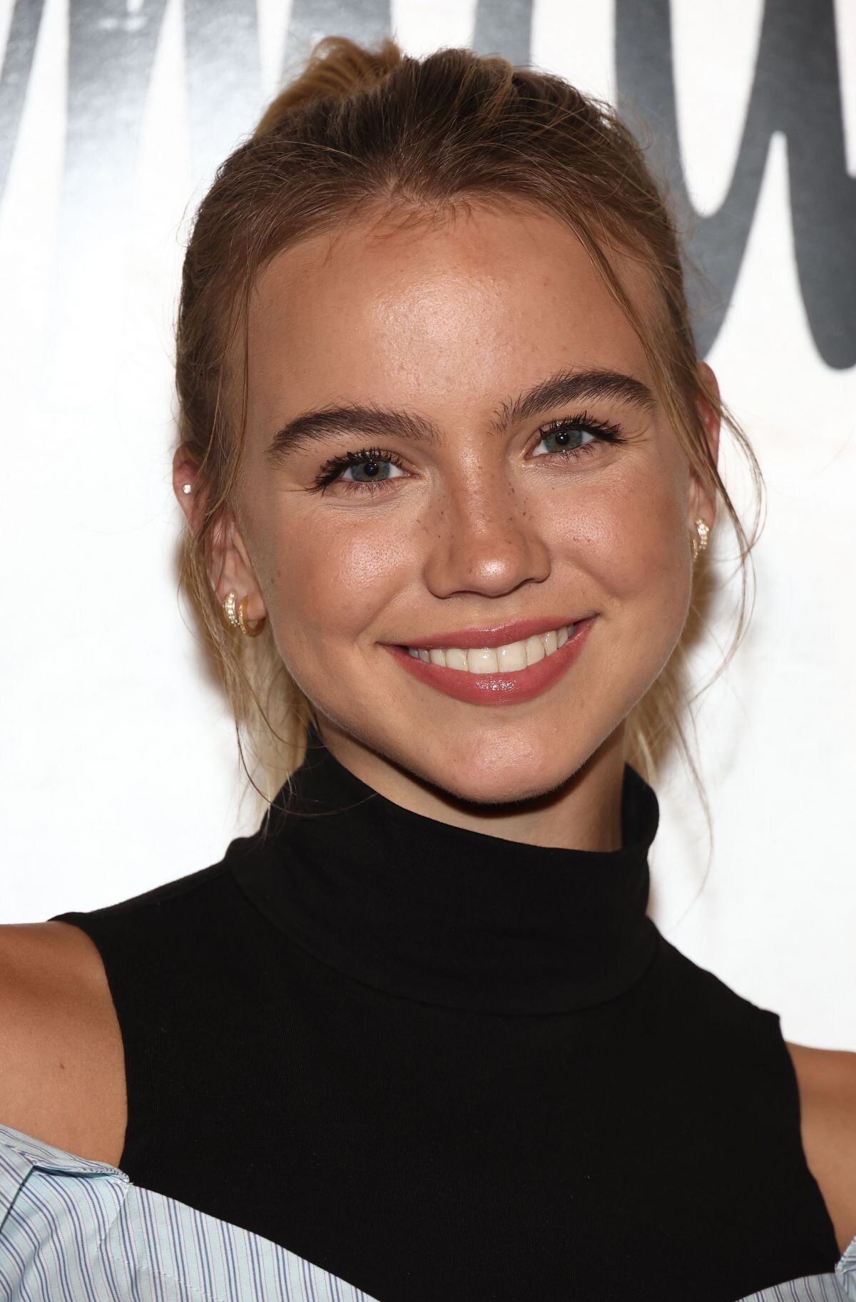 Emma Brooks | Scrolller