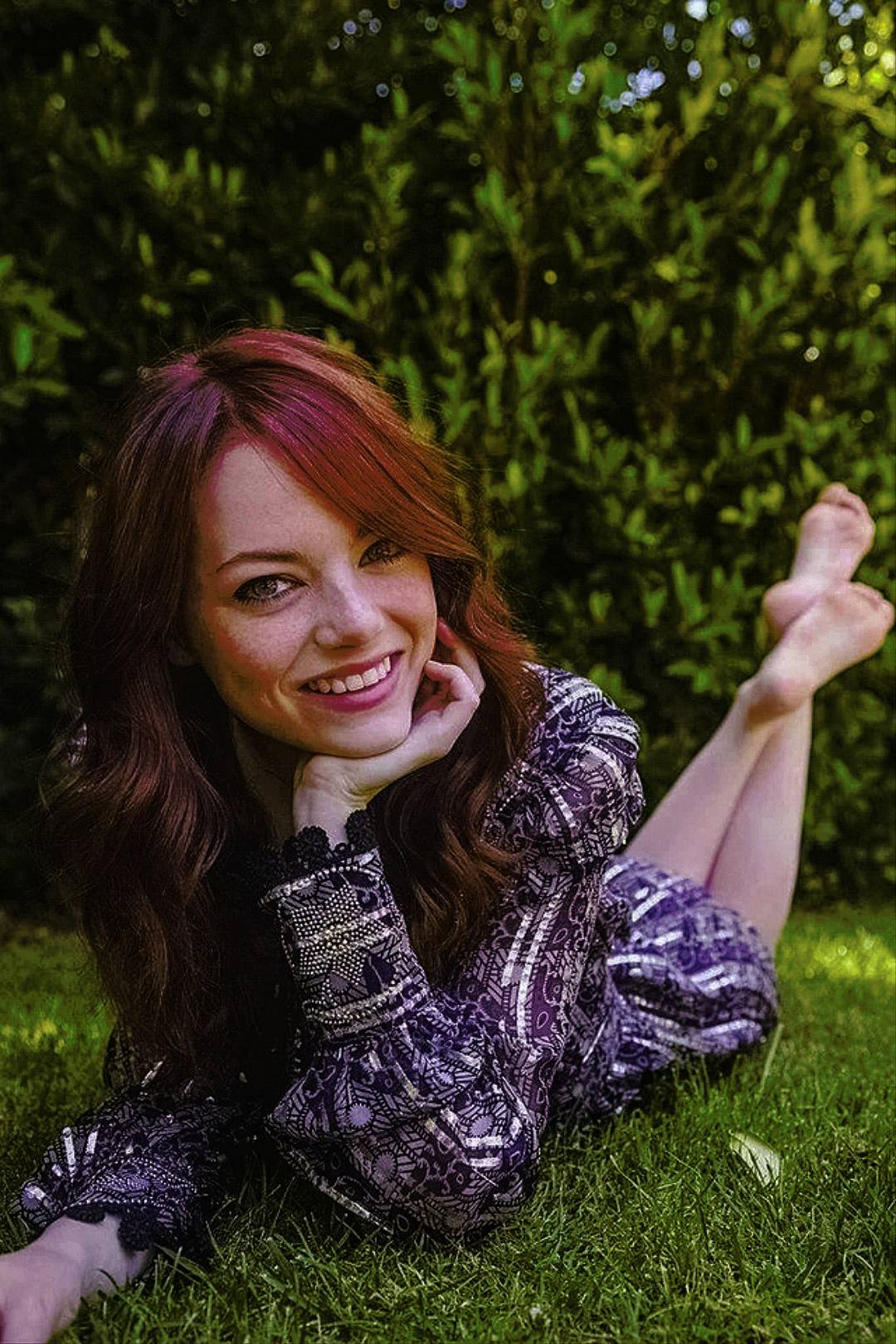 Emma Stone Scrolller