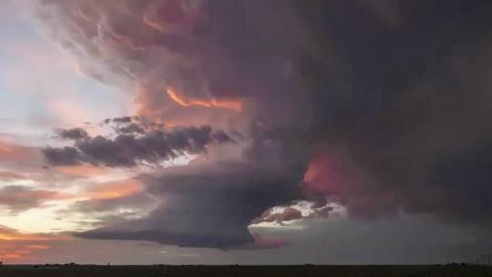 Epic supercell structure near Sudan, TX this week | Scrolller
