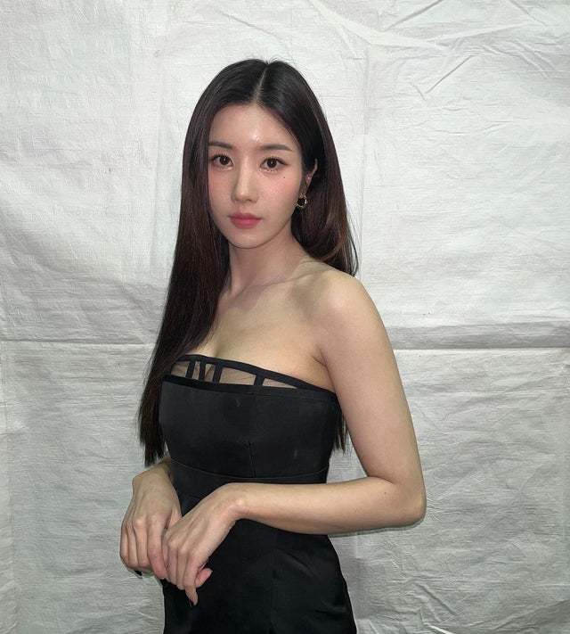 Eunbi Kwon | Scrolller