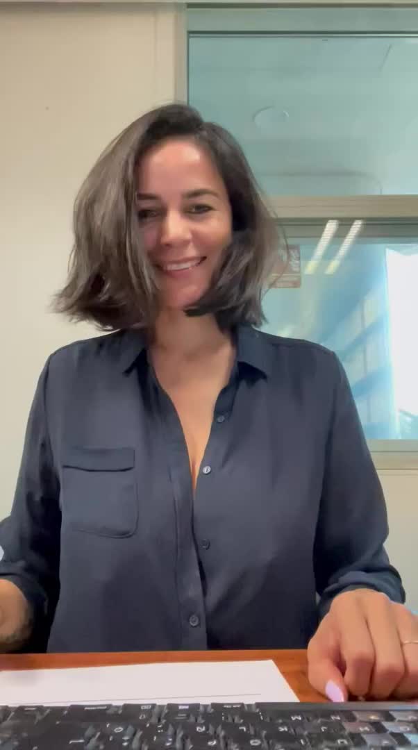 Everyone in my office works hard. .. | Scrolller