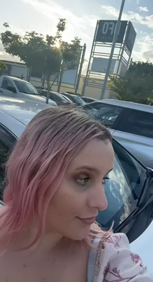 Everyone wants to come shopping with me. Not sure why | Scrolller