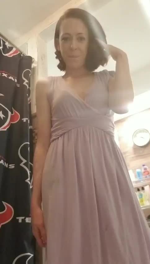 Everything is small but the lips | Scrolller