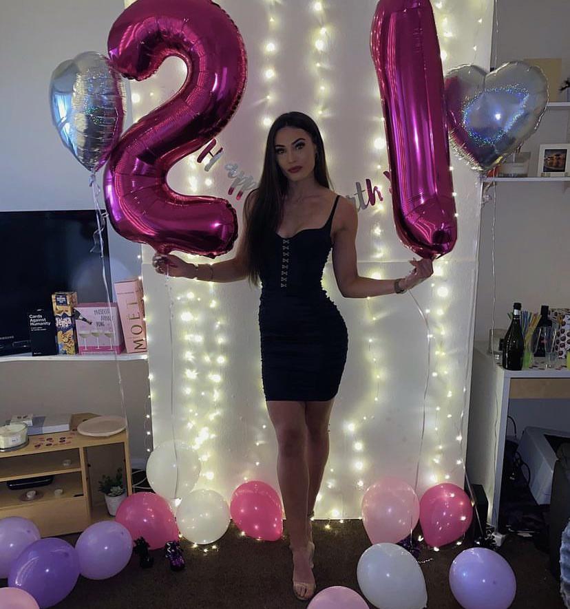 Eyes that stare into your soul | Scrolller