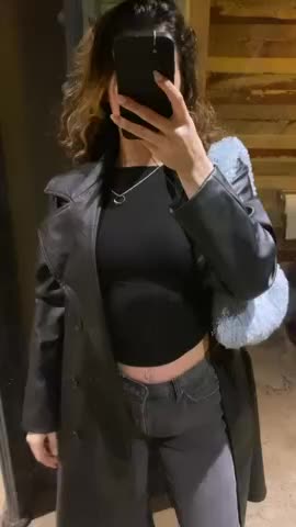 [f]eeling frisky! | Scrolller