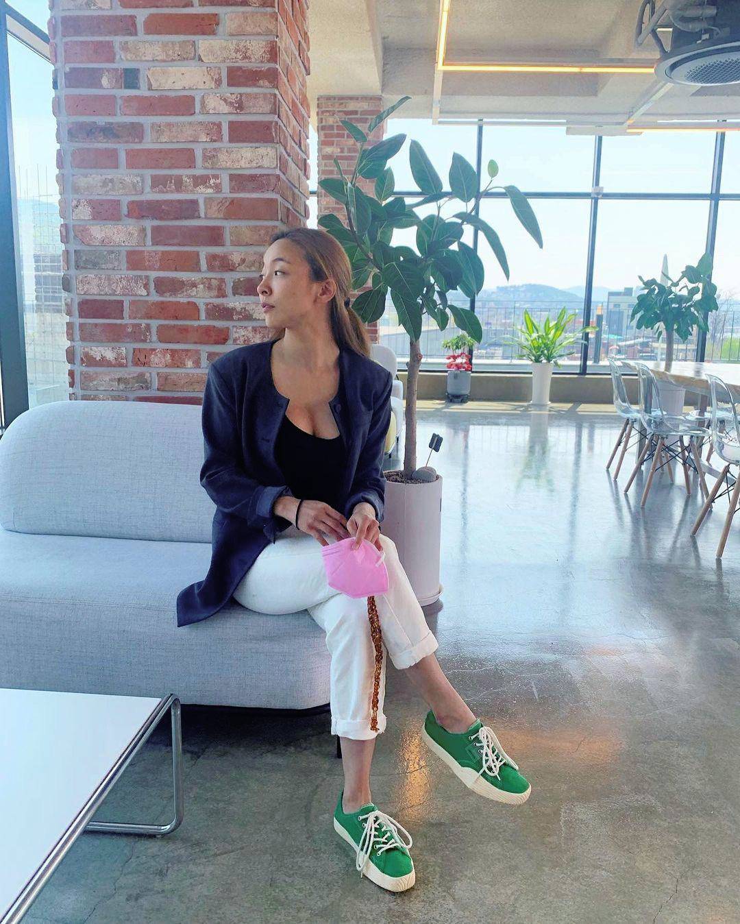 f(x) - Luna | Scrolller