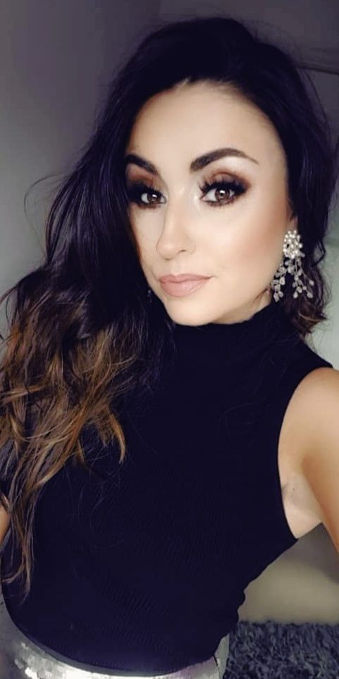 [F34] All glammed up (for a change). | Scrolller